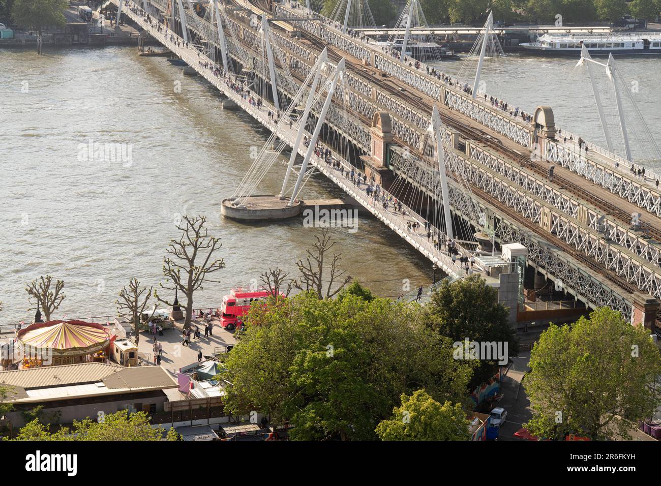 Hungerford Bridge and Golden Jubilee Bridges Stock Photo - Alamy