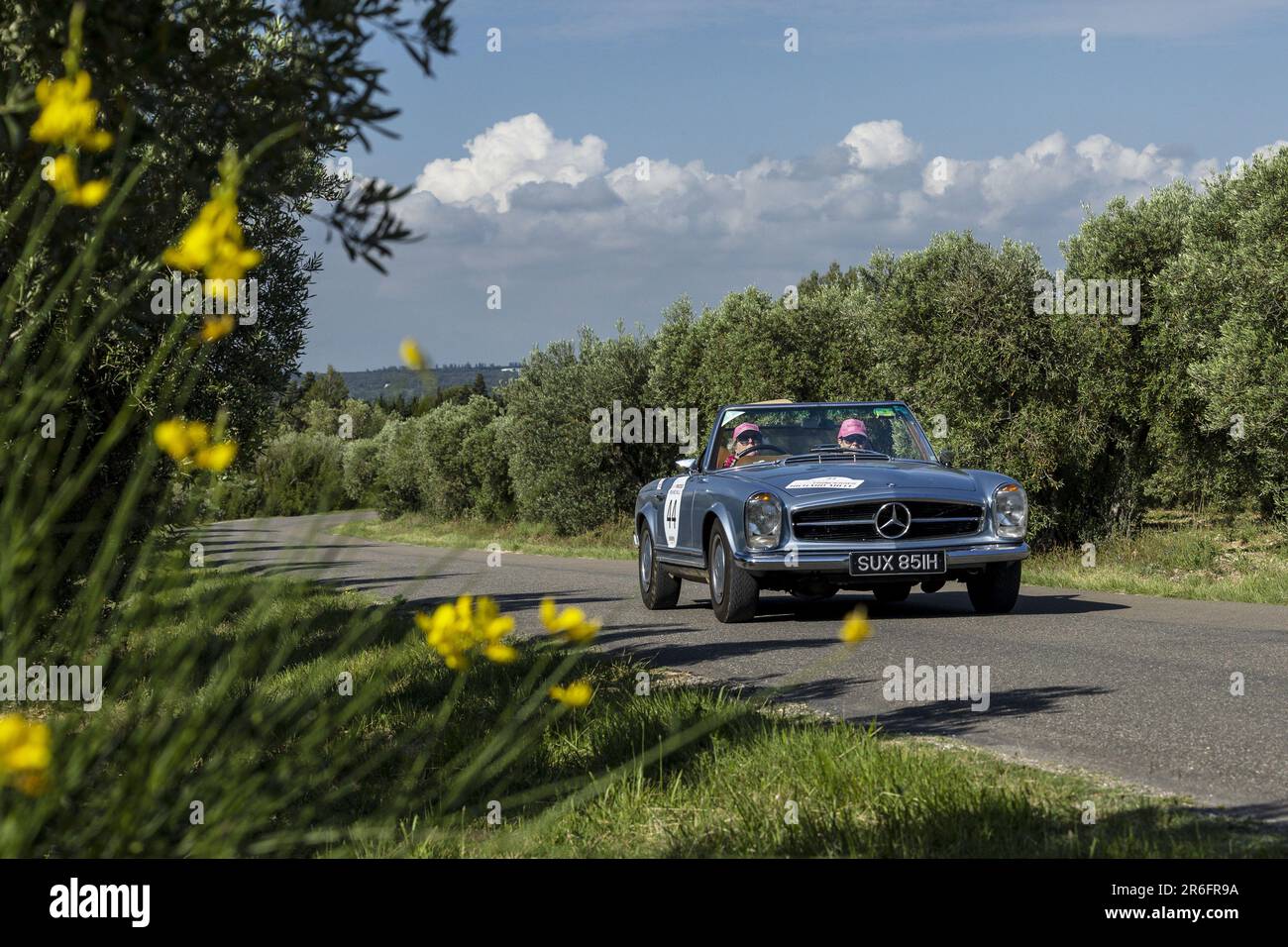 Mercedes 1969 280 sl hi-res stock photography and images - Alamy