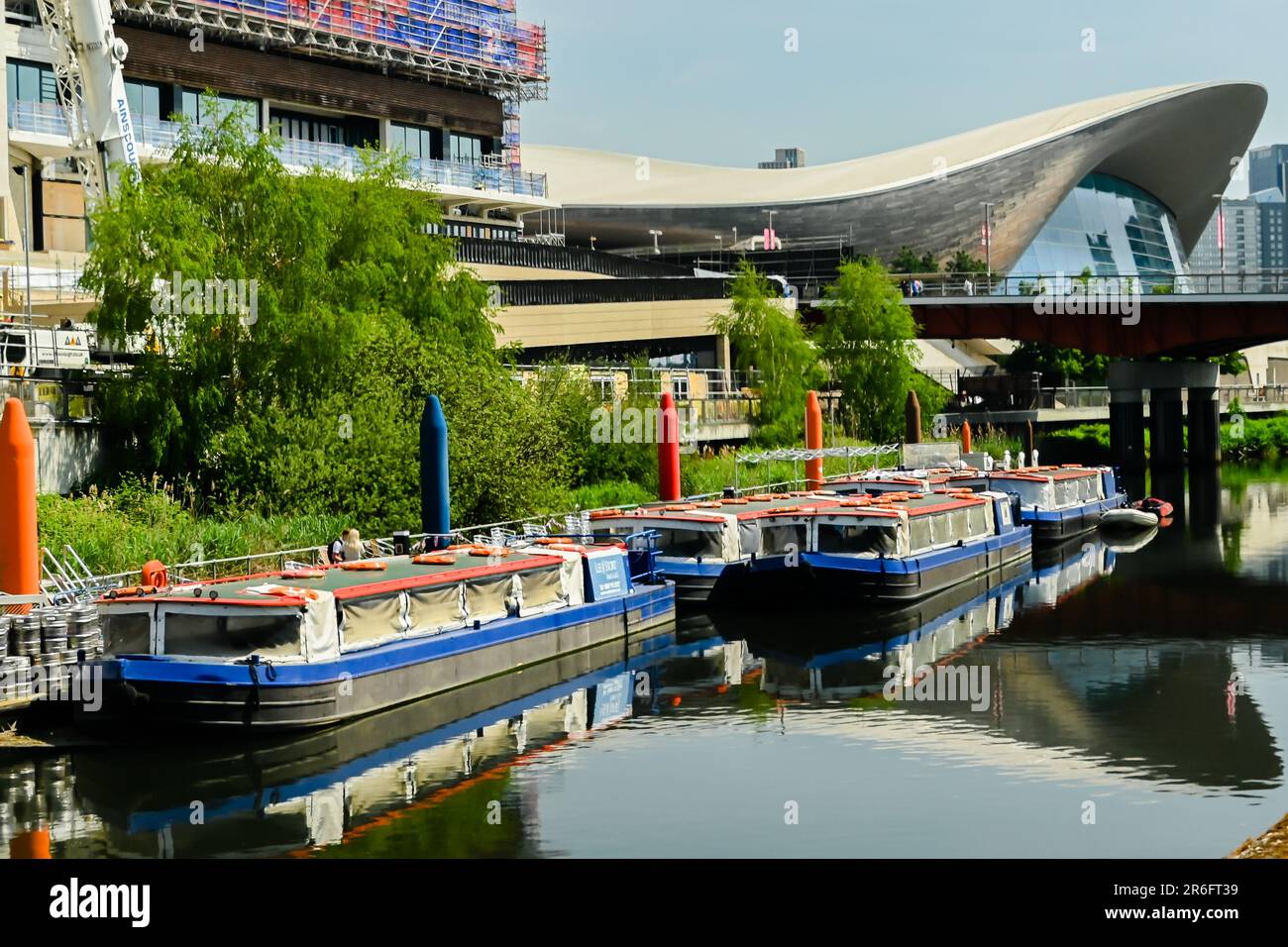 Cruise the different waterways of Queen Elizabeth Olympic Park Stock ...