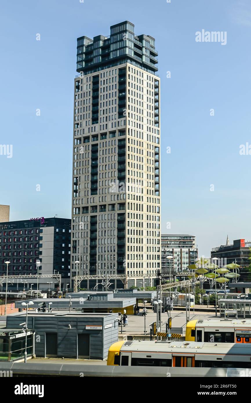 High rise apartment buildings in Stratford, East London Stock Photo - Alamy