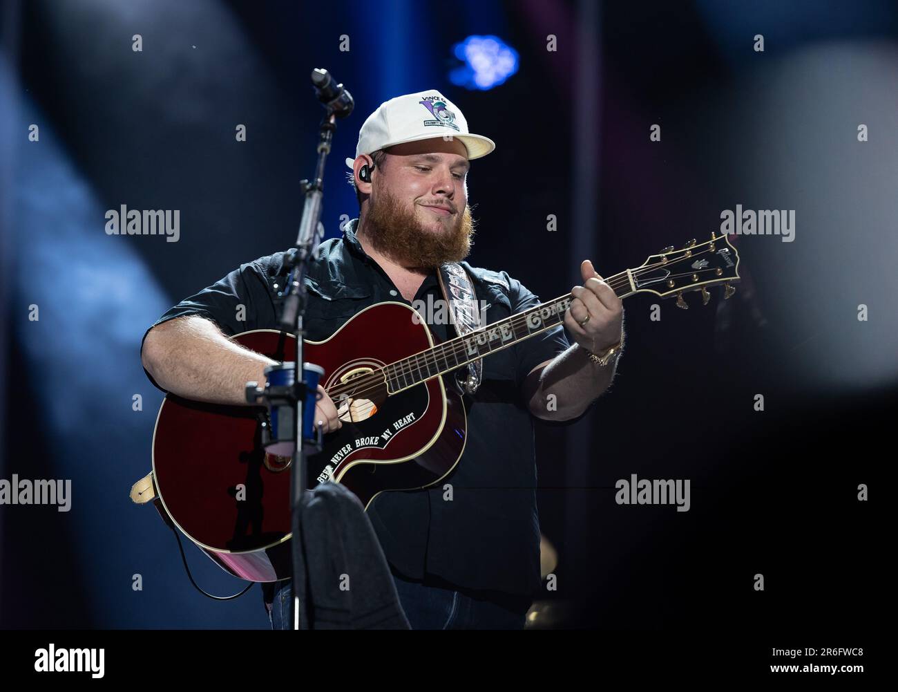 Luke combs 2023 hi-res stock photography and images - Alamy