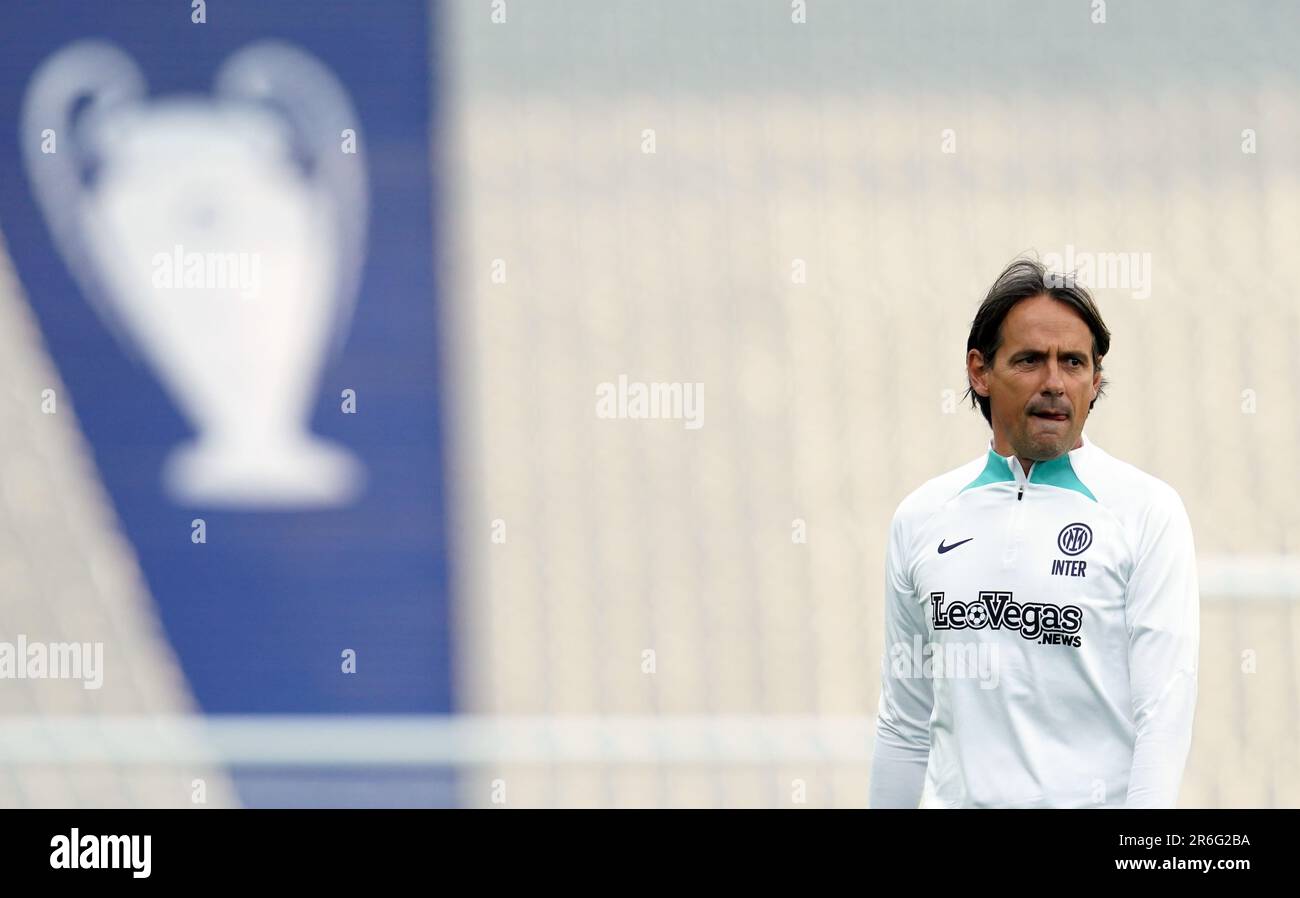 Inter Milan manager Simone Inzaghi during a training session at the ...