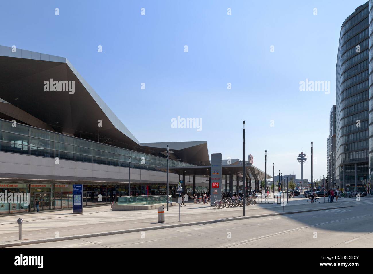 Hauptbahnhof wien hauptbahnhof hi-res stock photography and images - Alamy