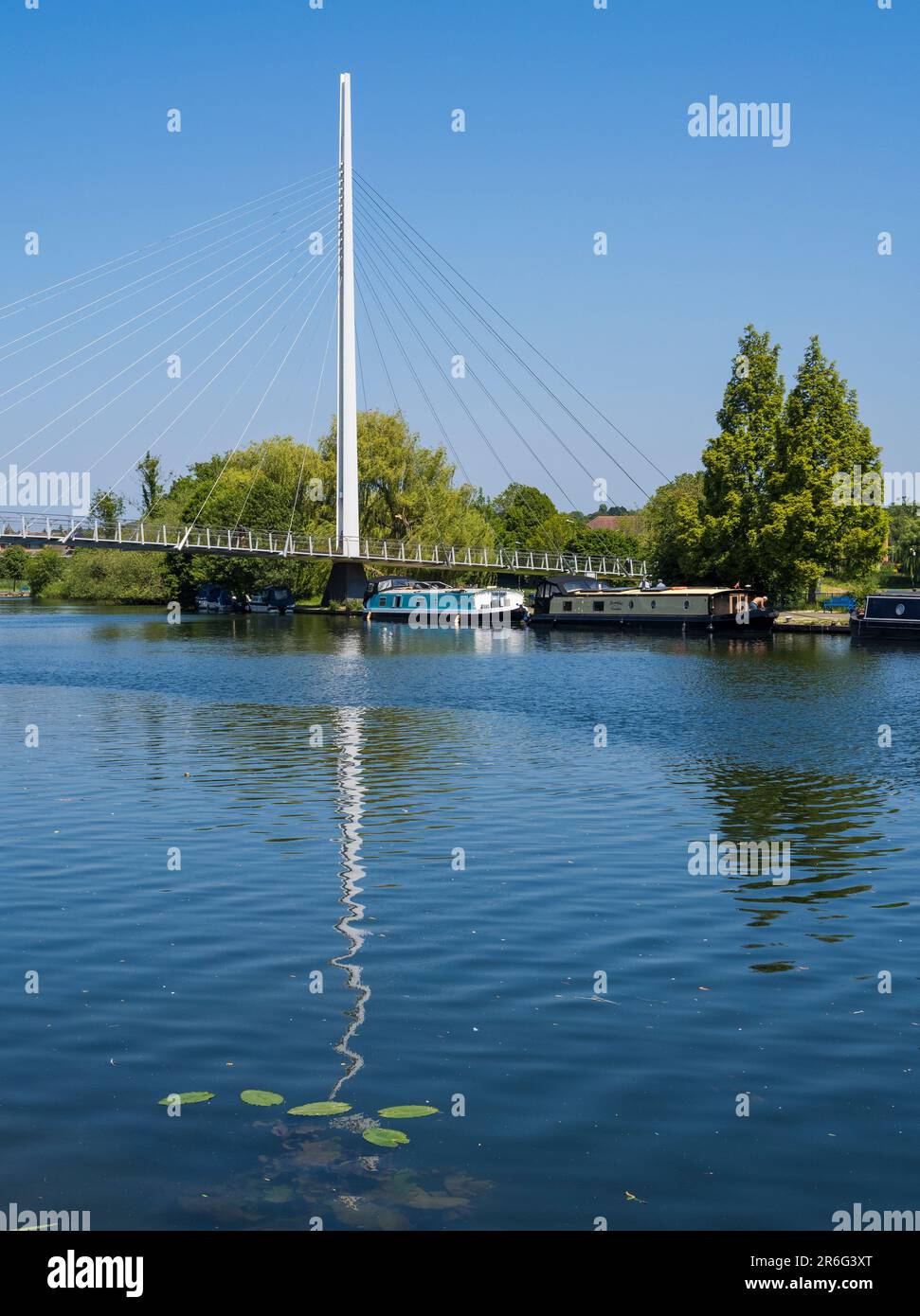 Christchurch Footbridge, River Thames, Reading, Berkshire, England, UK ...