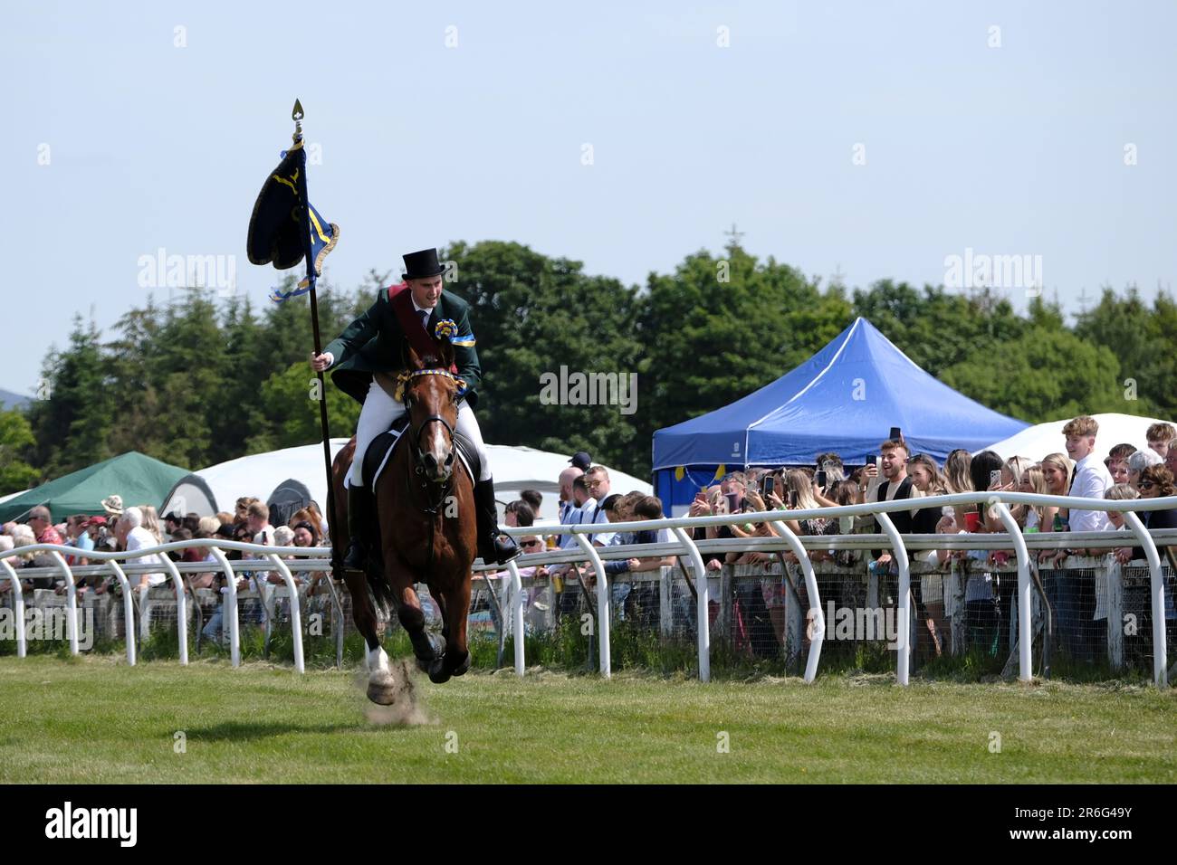 Round gallops hi-res stock photography and images - Alamy