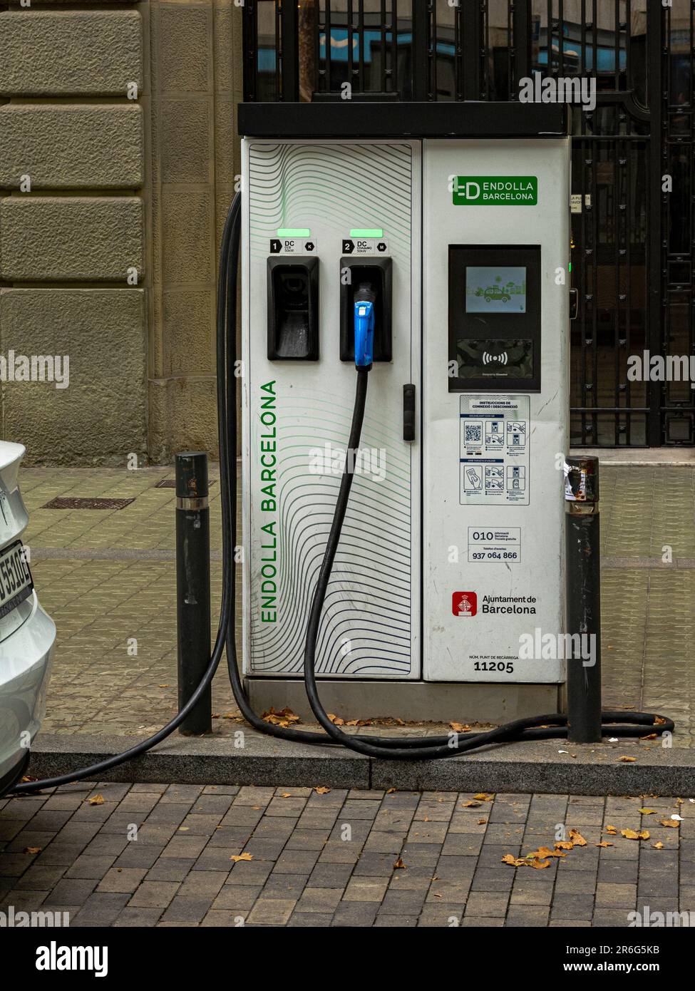Charging station for electric vehicles. Installation that allows ...