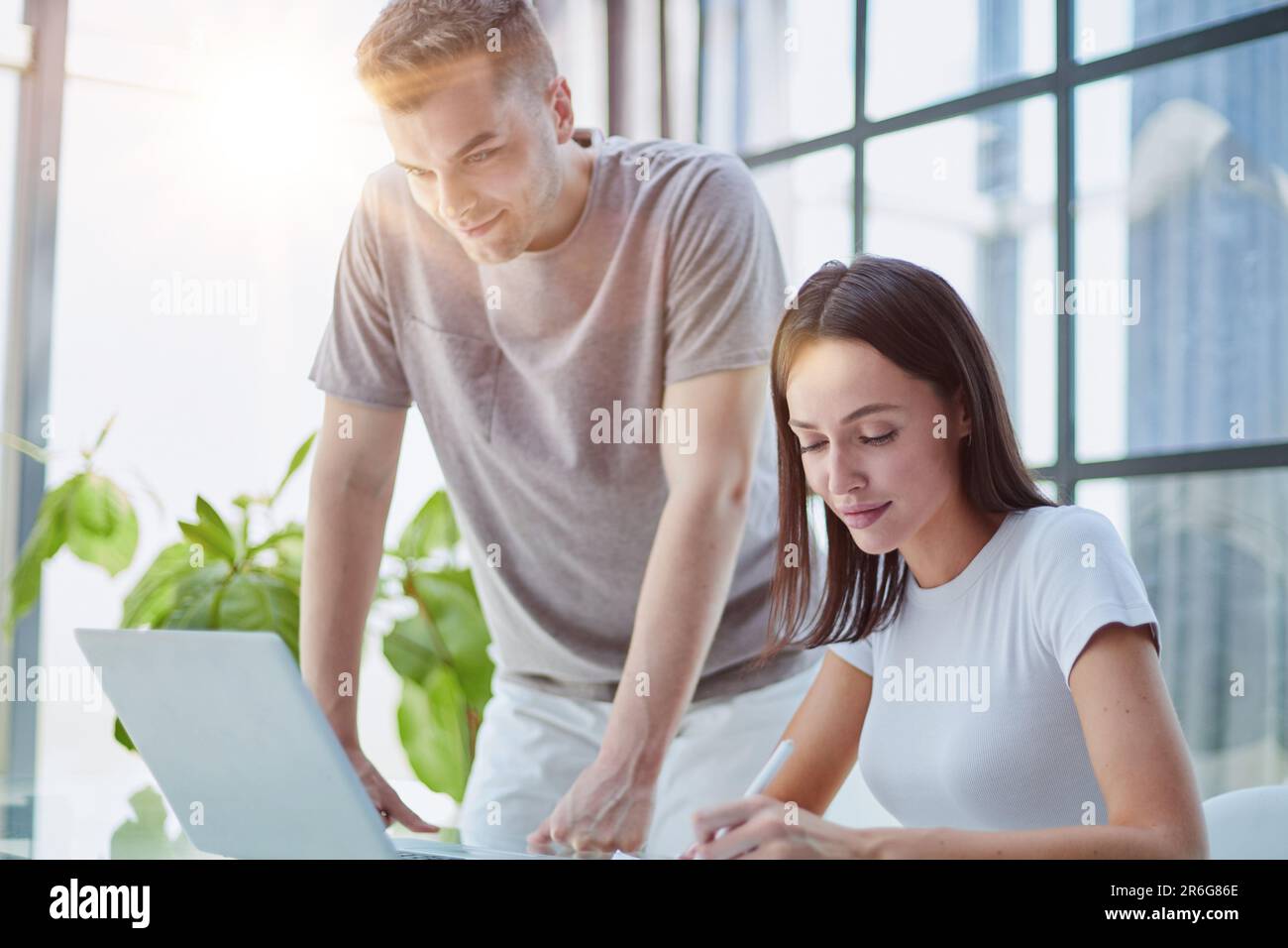 Intern collaboration hi-res stock photography and images - Alamy