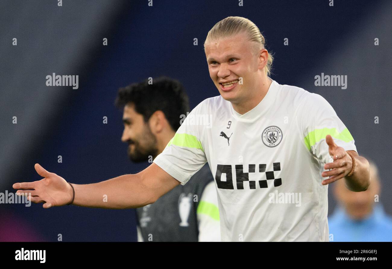 Ataturk olimpiyat stadium hi-res stock photography and images - Alamy