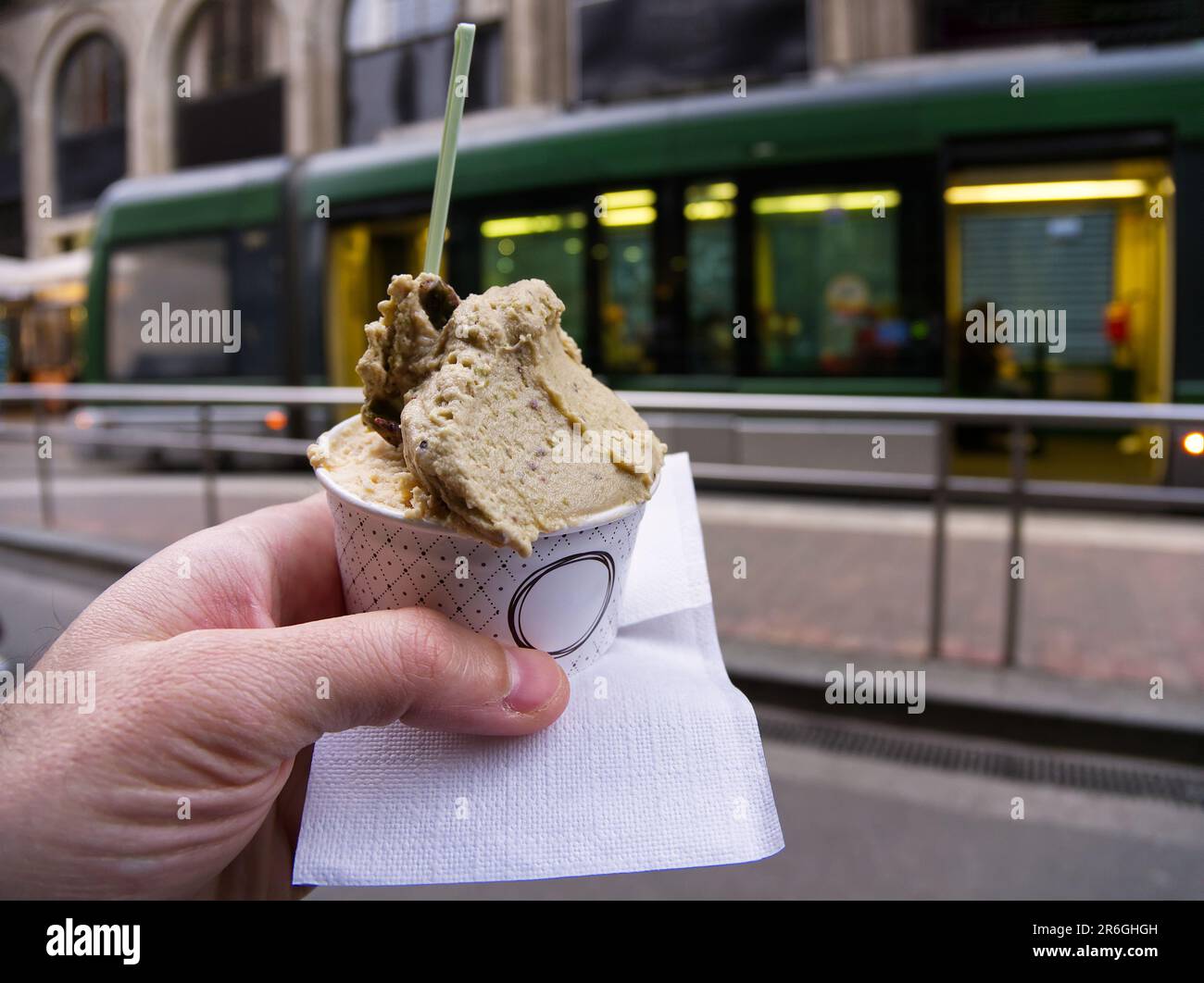 Milan people eating ice cream hi-res stock photography and images - Alamy
