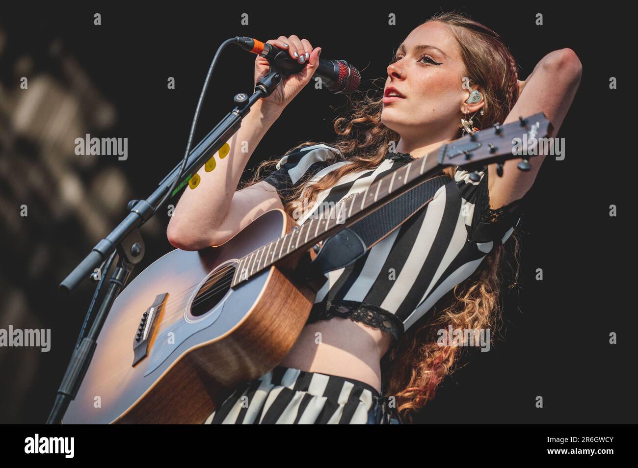 Holly Humberstone supports Sam Fender in at St. James' Park in ...