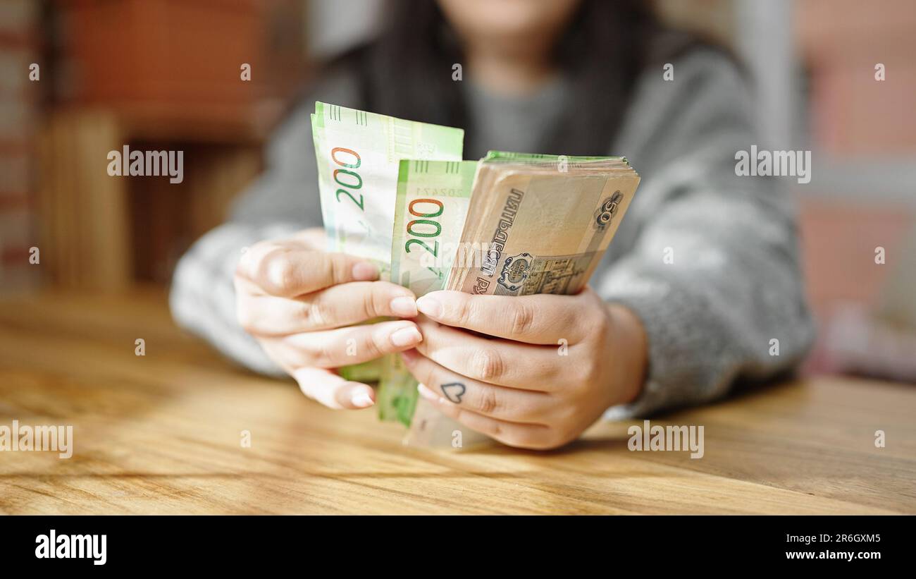 Person counting russian money hi-res stock photography and images - Alamy