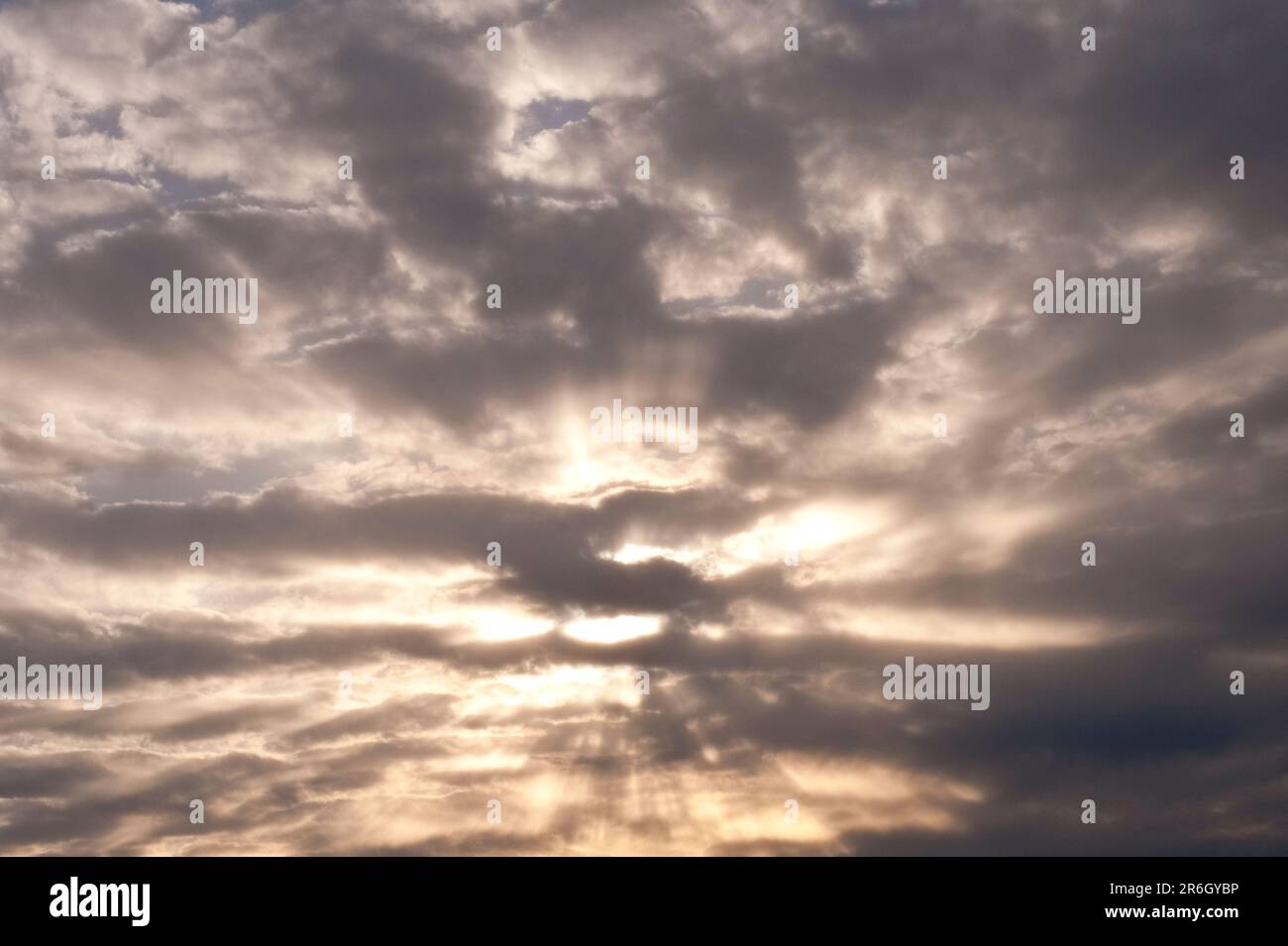 Crepuscular sunlight hi-res stock photography and images - Alamy