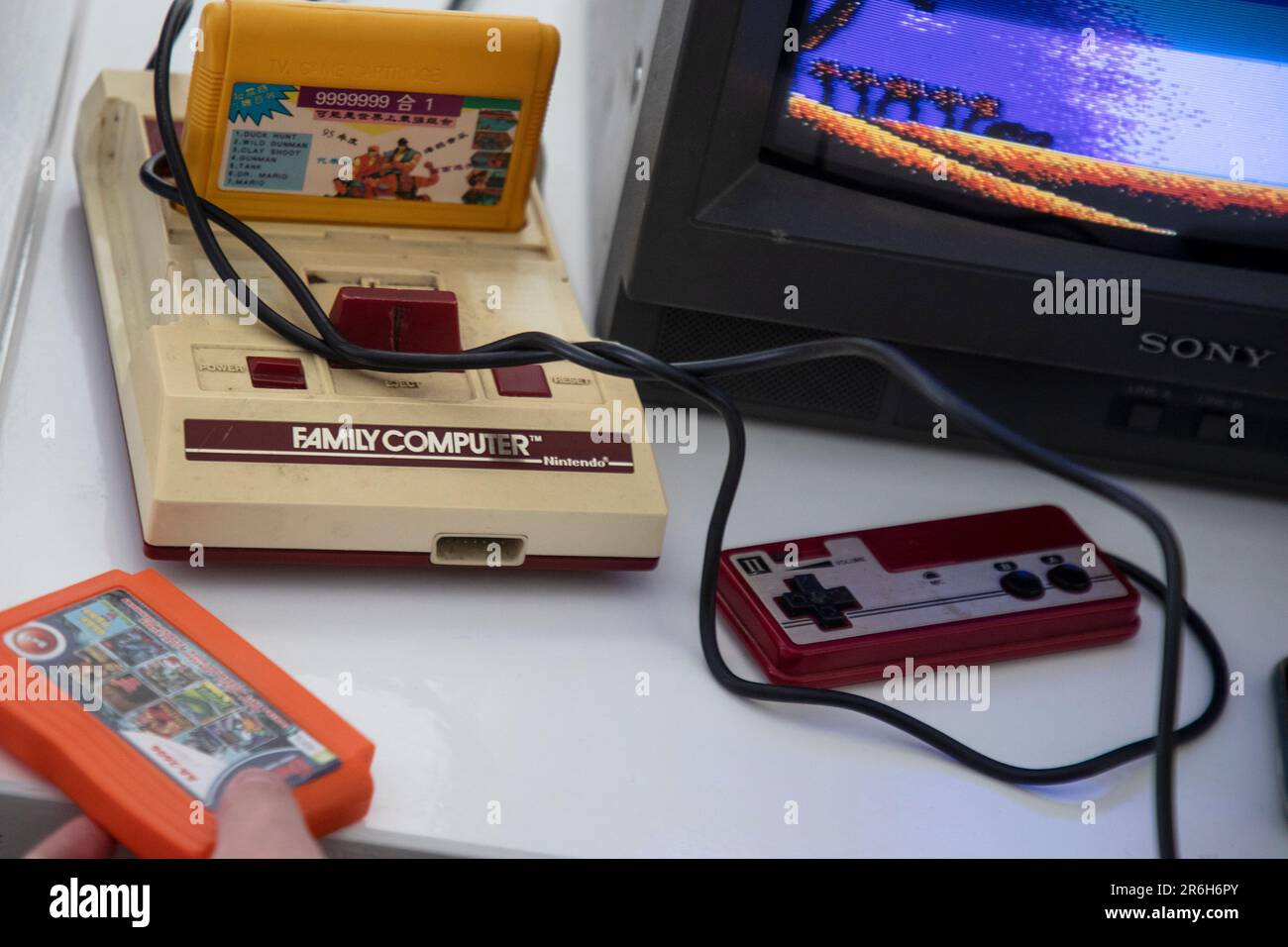 A view of a Nintendo Entertainment System console (NES Stock Photo - Alamy