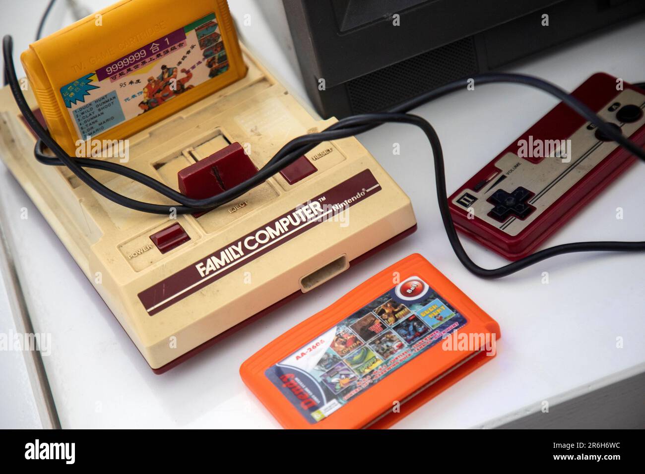 A view of a Nintendo Entertainment System console (NES Stock Photo - Alamy