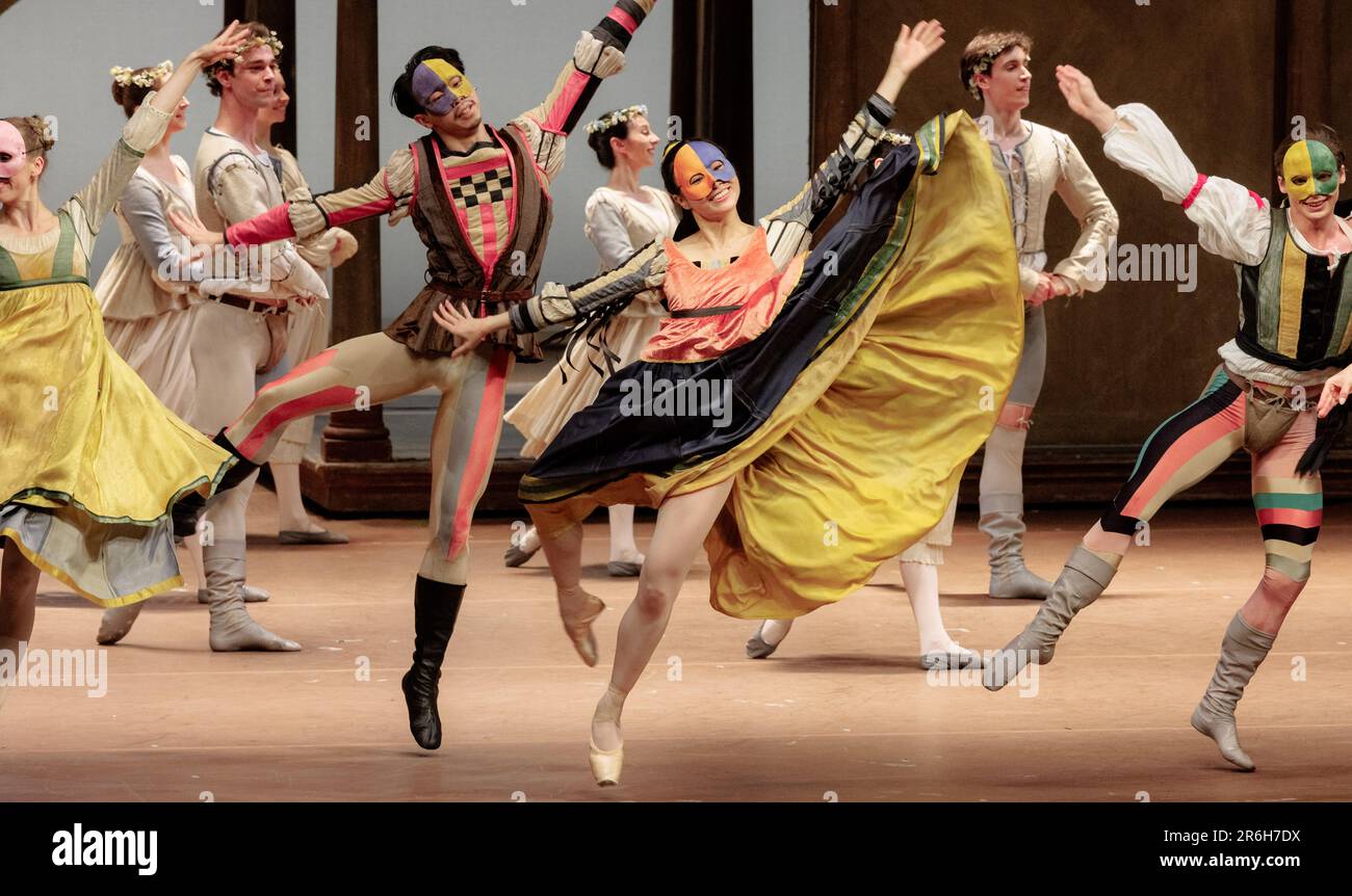 Hamburg, Germany. 09th June, 2023. Ensemble members dance at the photo ...
