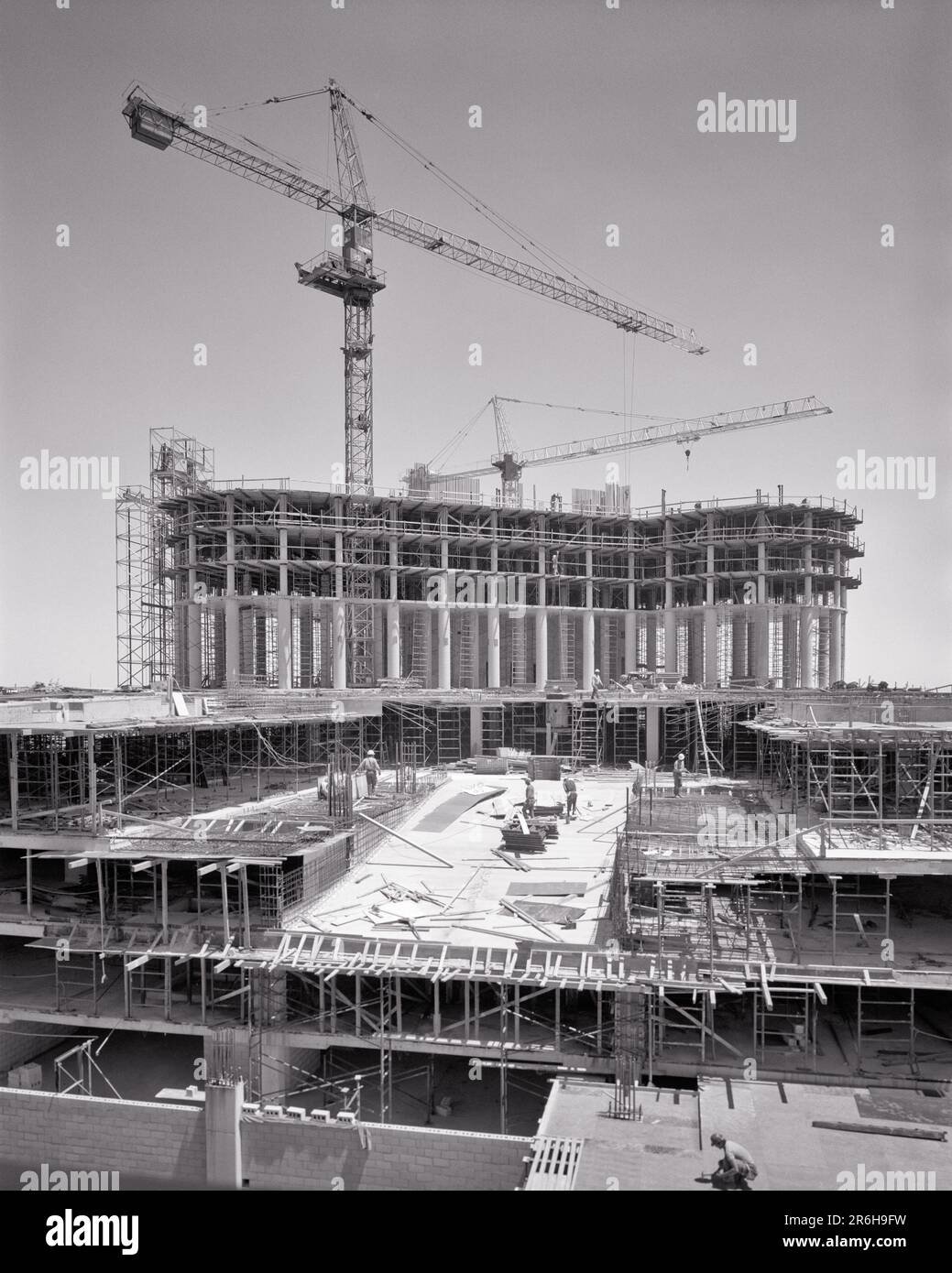 1970s LARGE URBAN CONSTRUCTION PROJECT OF MULTISTORY BUILDING CHICAGO ...