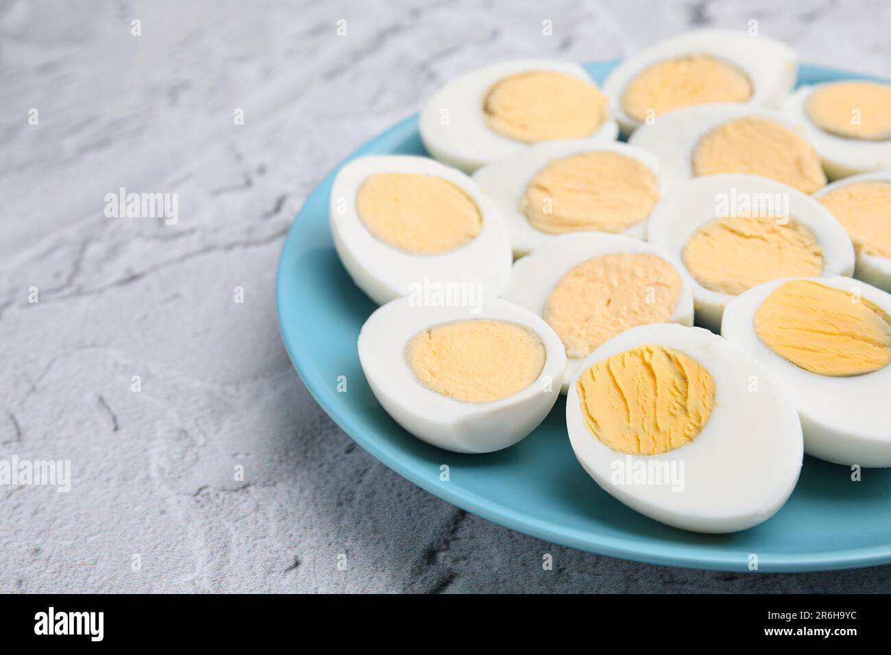Hard boiled egg yolk grey hi-res stock photography and images - Alamy