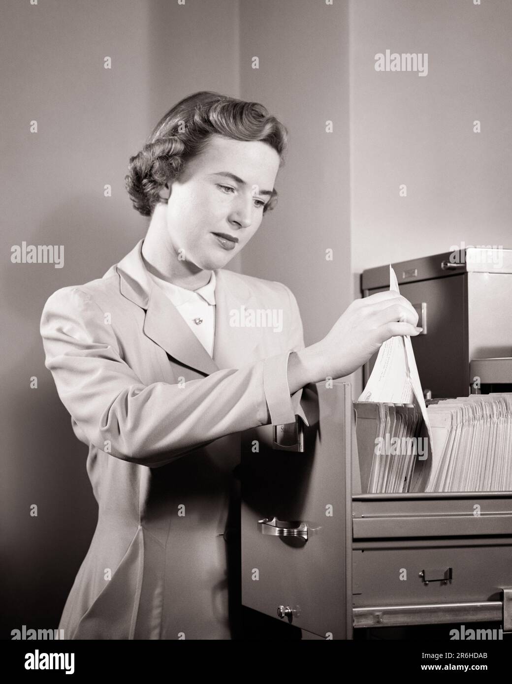 1950s office worker hi-res stock photography and images - Alamy