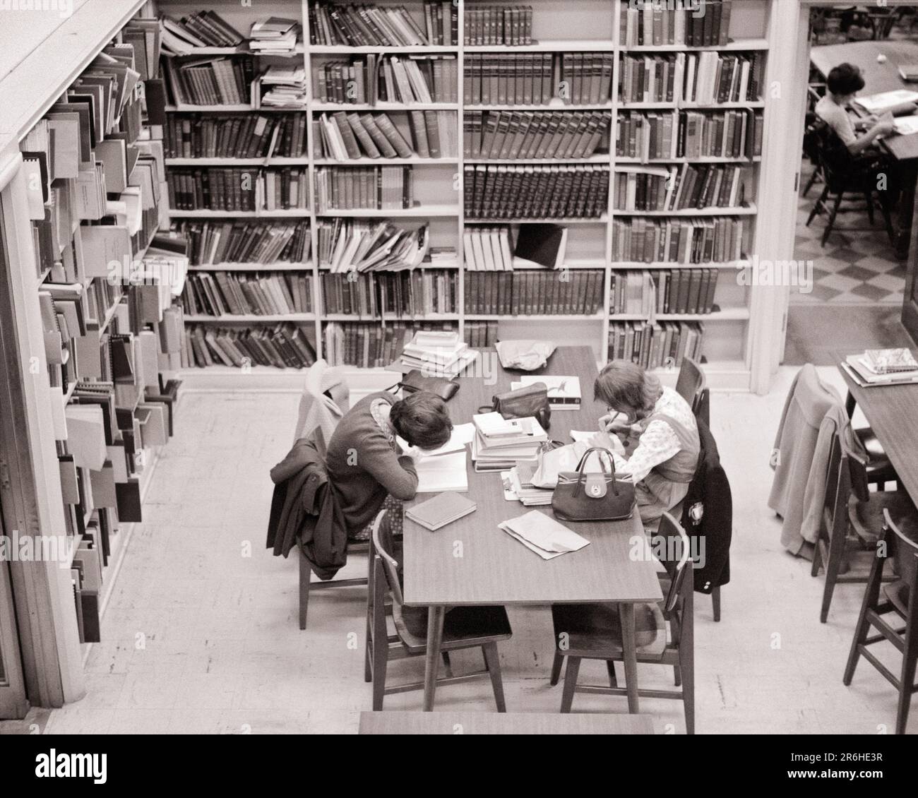 Women writing 1960s hi-res stock photography and images - Alamy