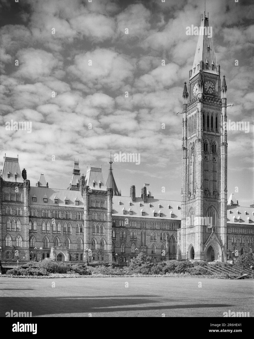Peace tower parliament hill construction Black and White Stock Photos ...
