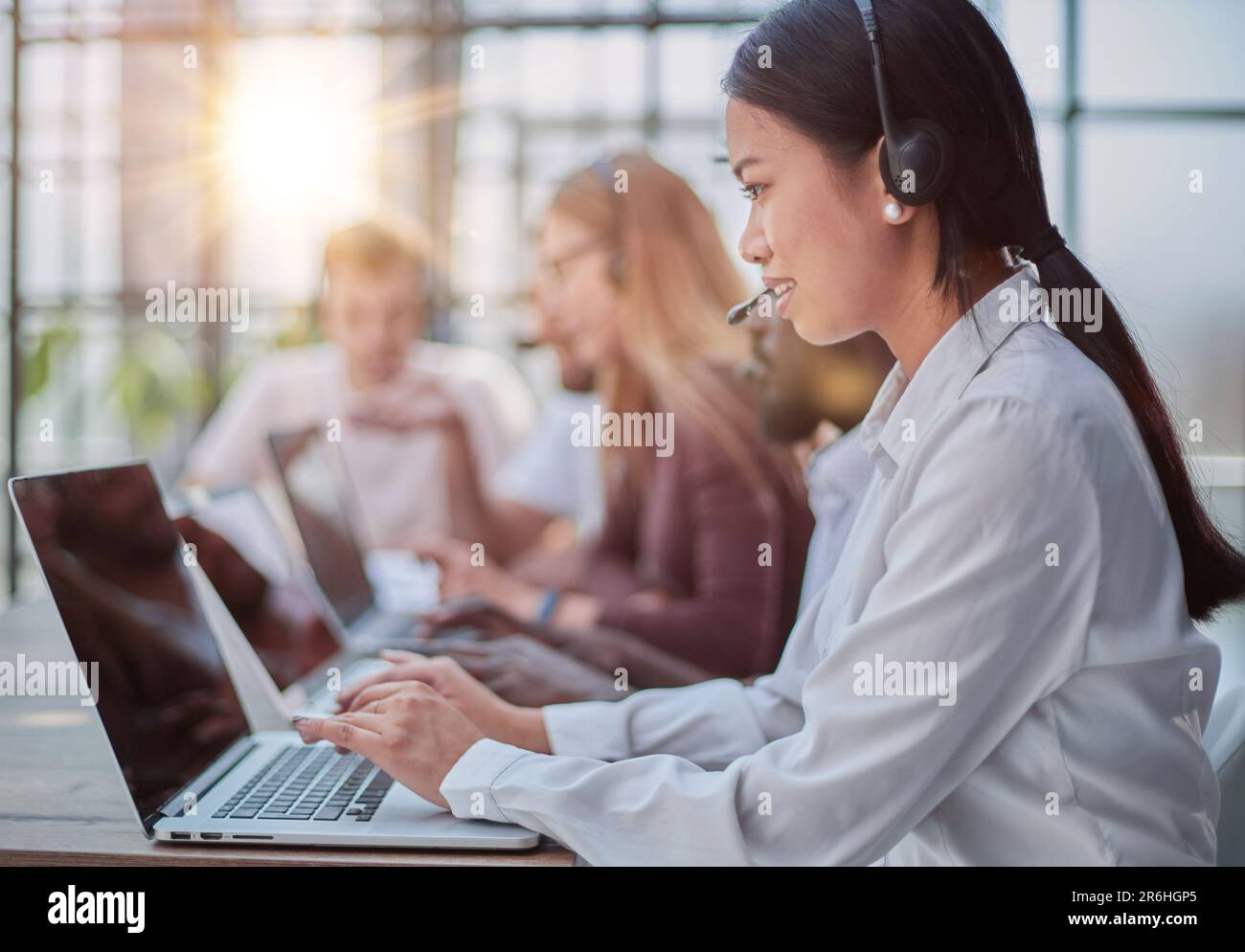 Female presenter group hi-res stock photography and images - Alamy
