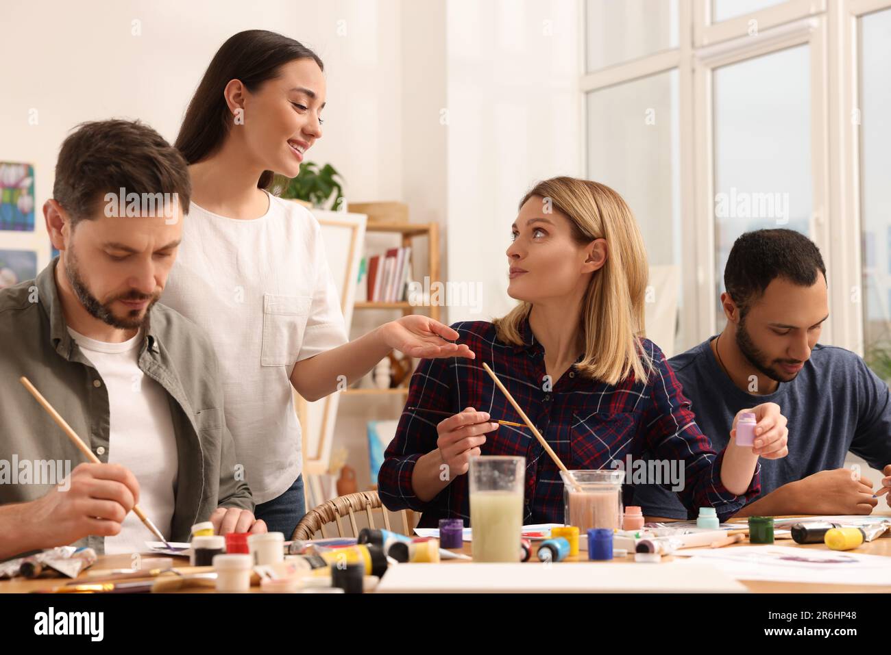 Art students adult paints hi-res stock photography and images - Alamy