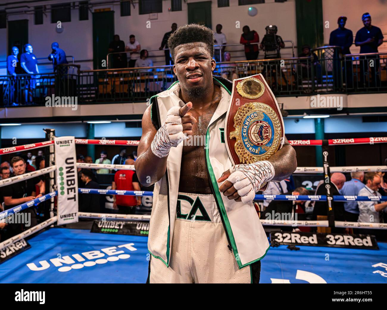 LONDON, UNITED KINGDOM. 09 Jun, 2023. David Adeleye vs Emir Ahmatovic ...