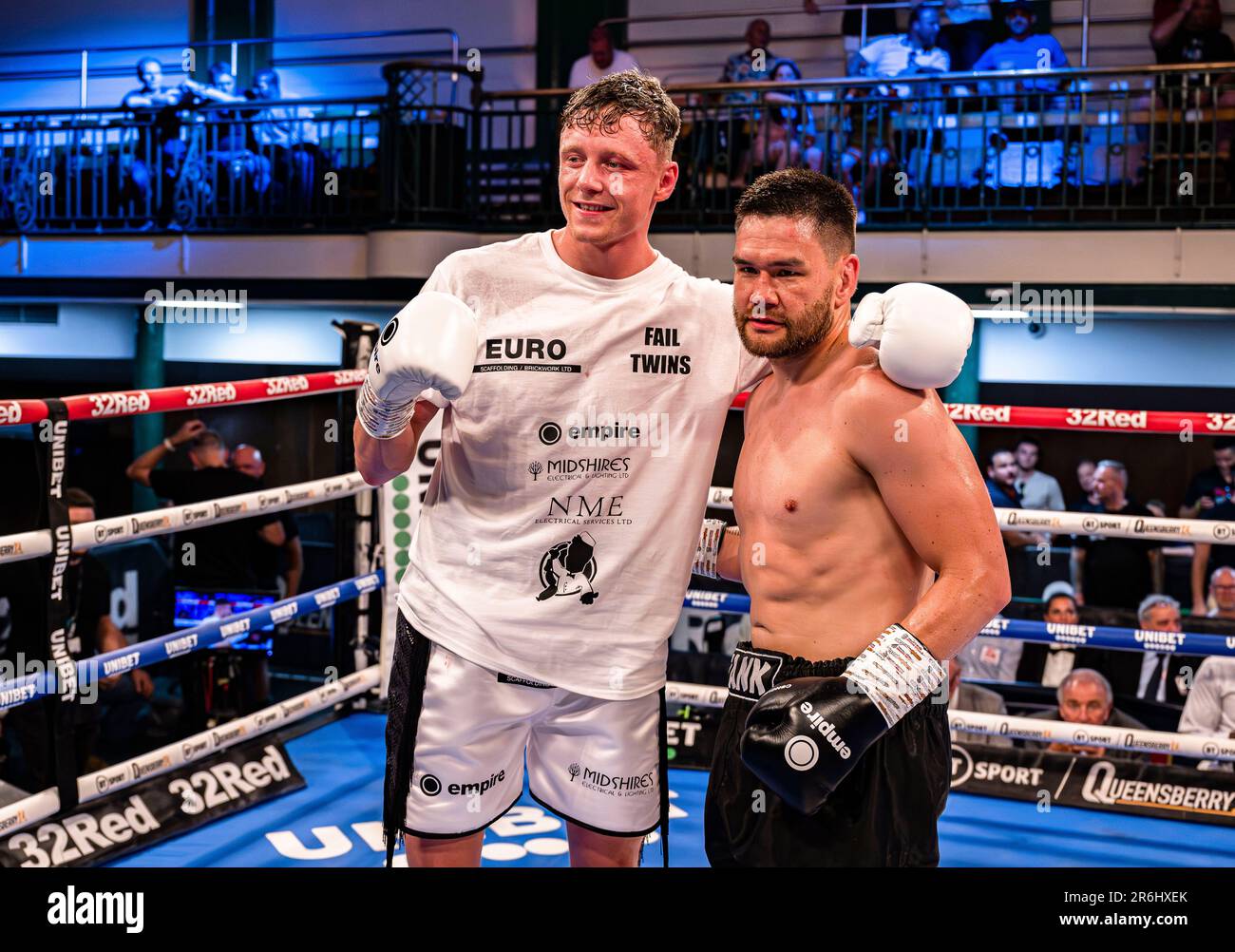 Clinching hi-res stock photography and images - Alamy