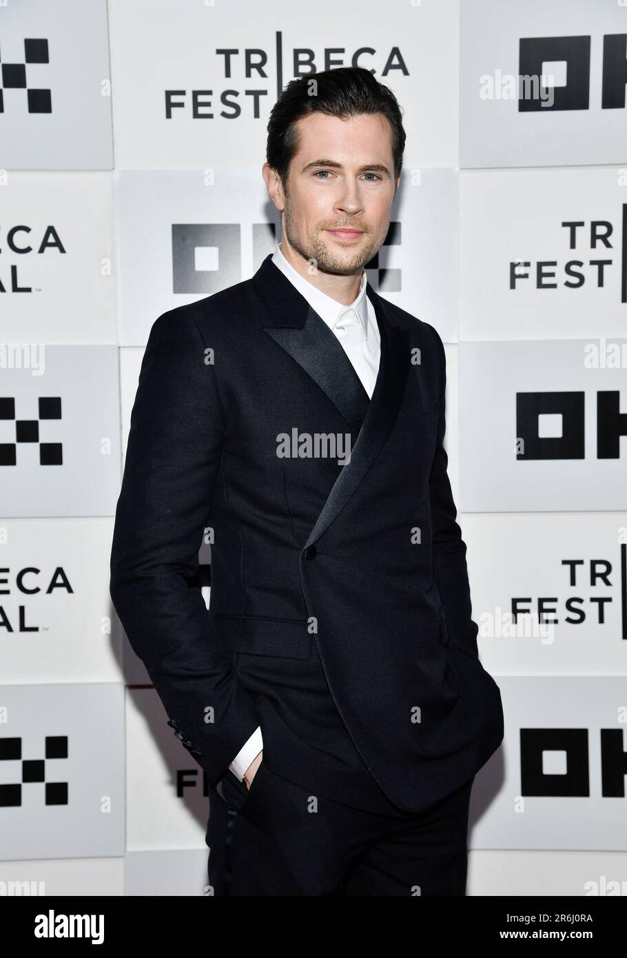 David Berry attends the premiere of "Outlander" season 7 during the ...
