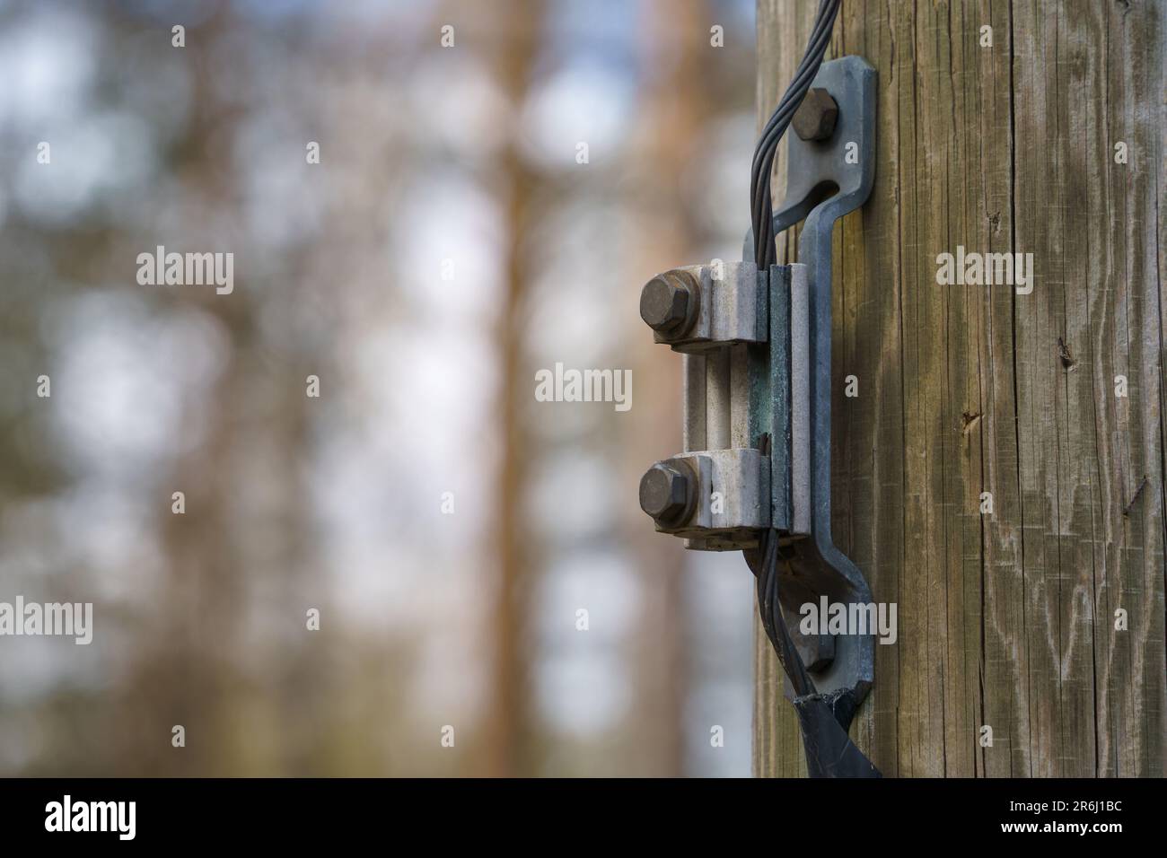 Earth grounding hi-res stock photography and images - Alamy