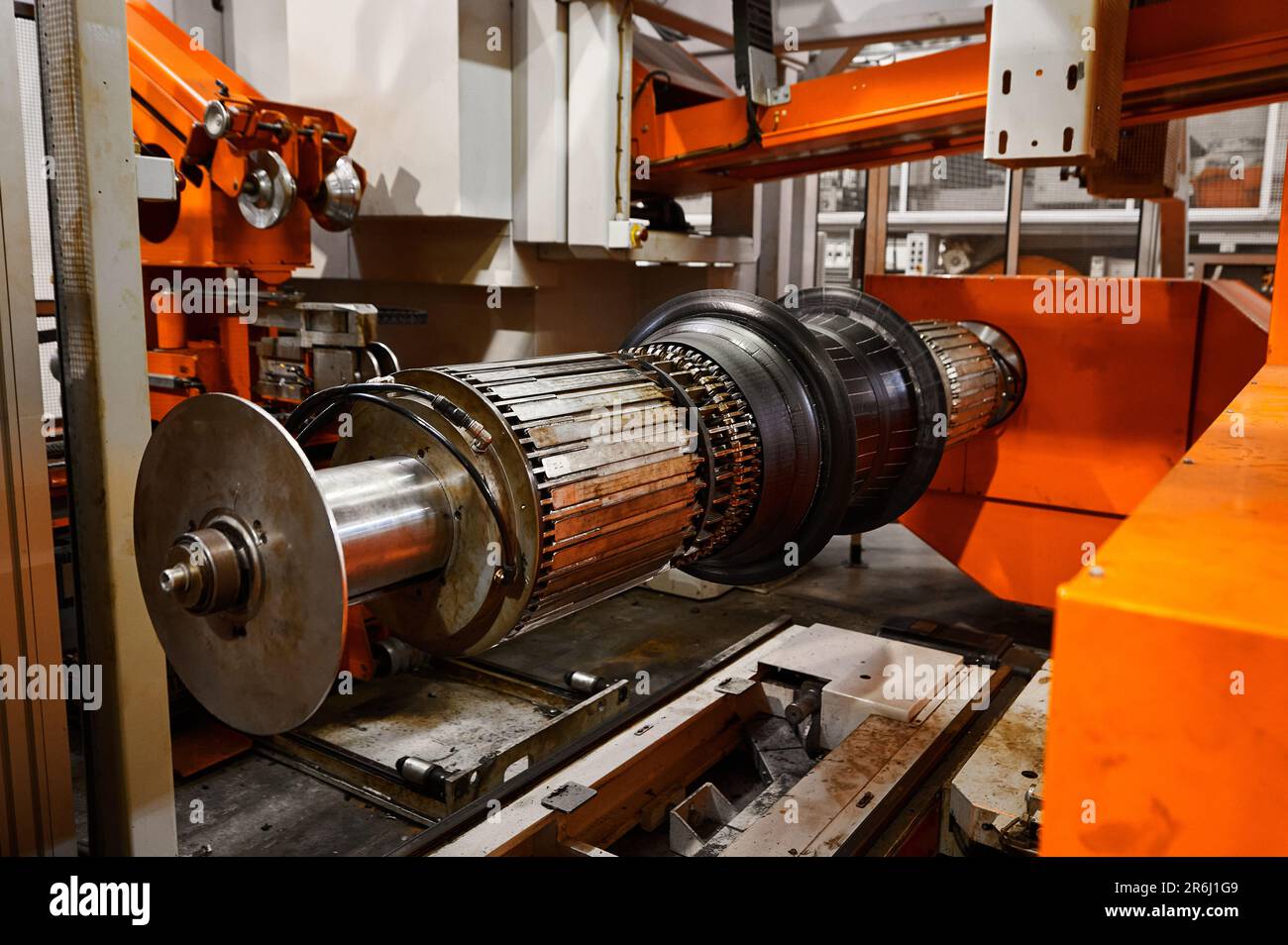 Long shaft with rubber workpieces during tire forming cycle Stock Photo ...