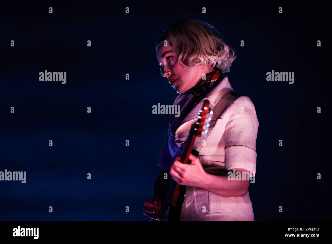 St vincent singer 2023 hi-res stock photography and images - Alamy