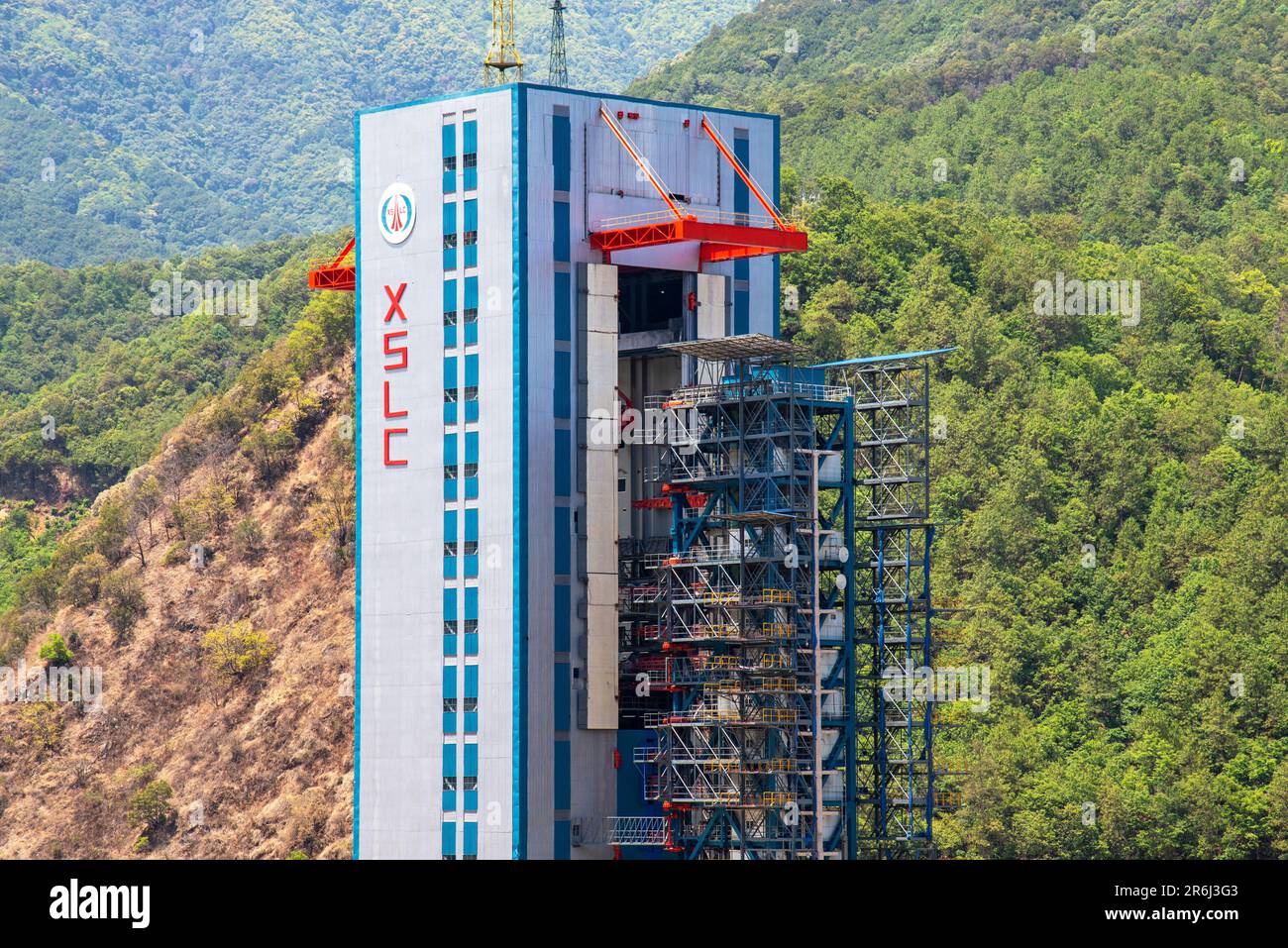 Launch tower hi-res stock photography and images - Alamy