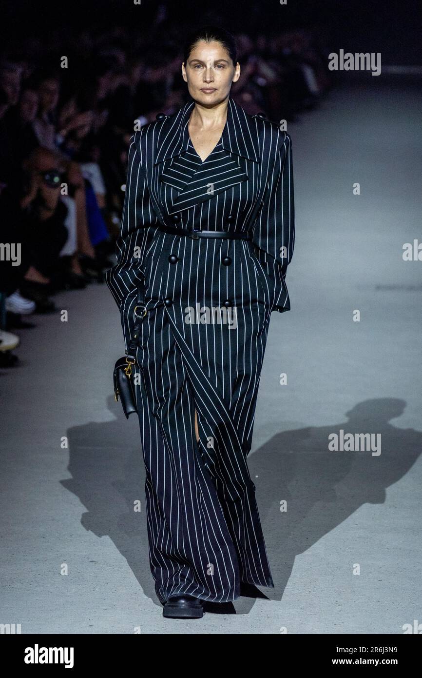 Woman fall winter 2023 2024 hi-res stock photography and images - Alamy