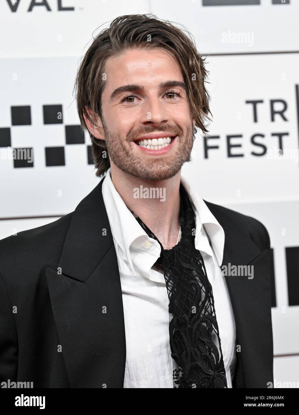 Joey Phillips attends the premiere of "Outlander" season 7 during the ...