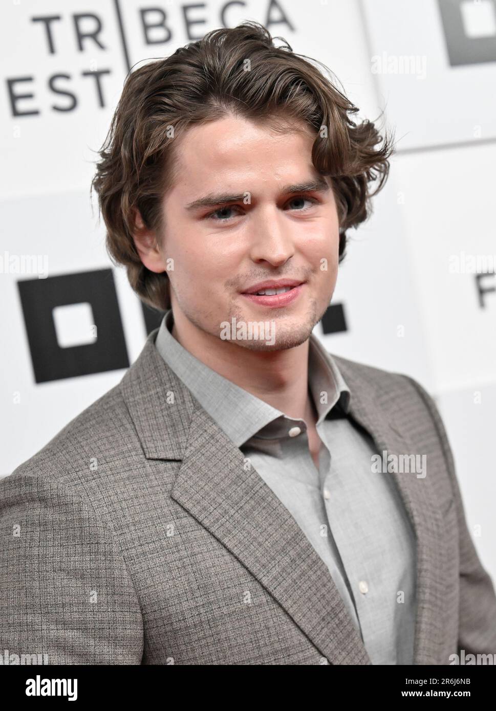 Charles Vandervaart attends the premiere of "Outlander" season 7 during ...