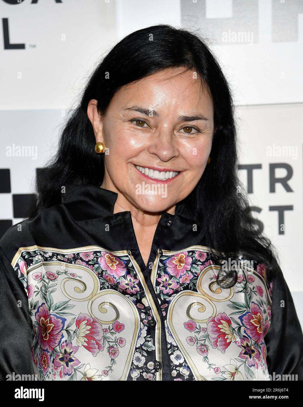 Author Diana Gabaldon attends the premiere of "Outlander" season 7 ...