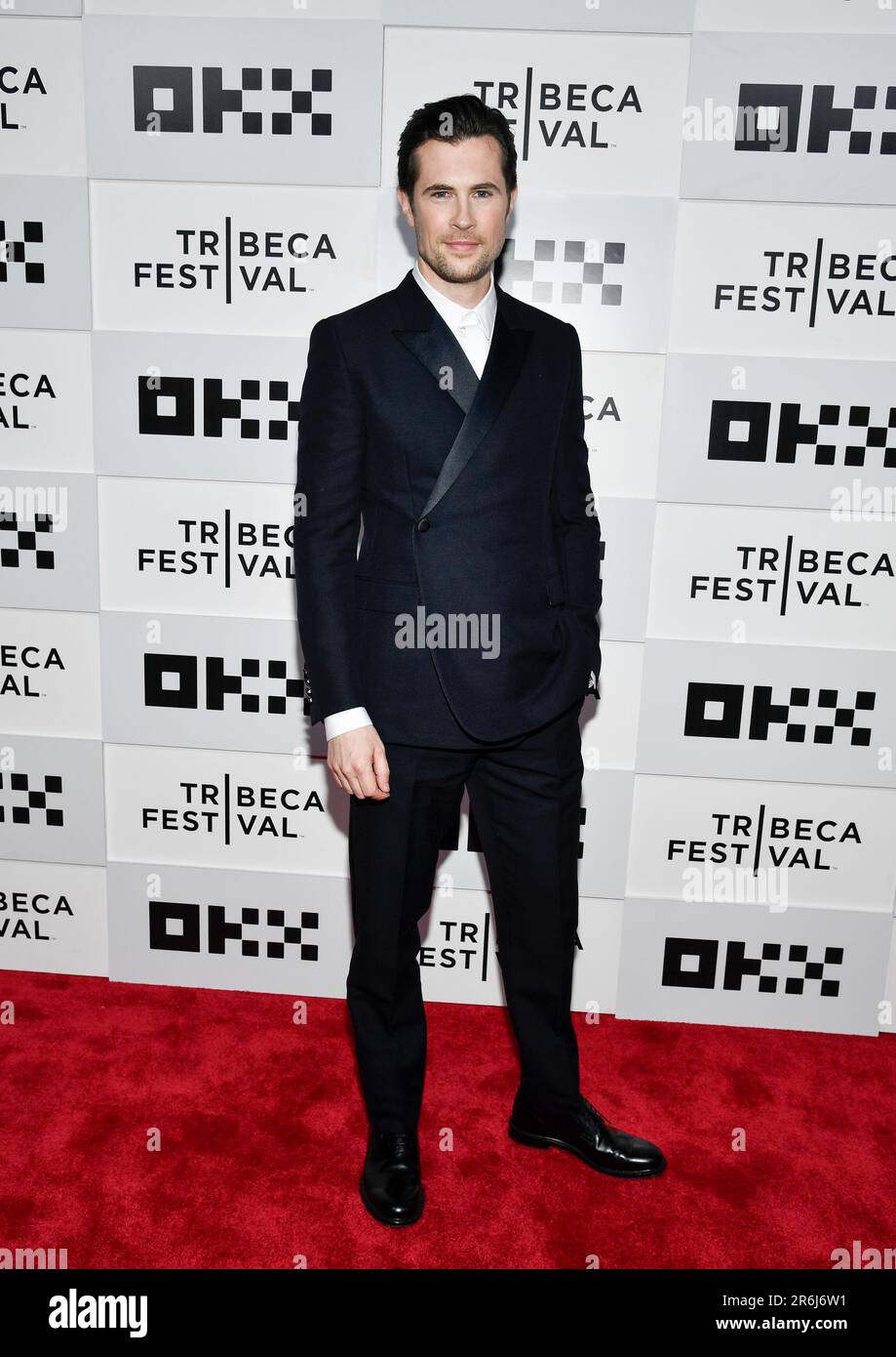 David Berry attends the premiere of "Outlander" season 7 during the ...