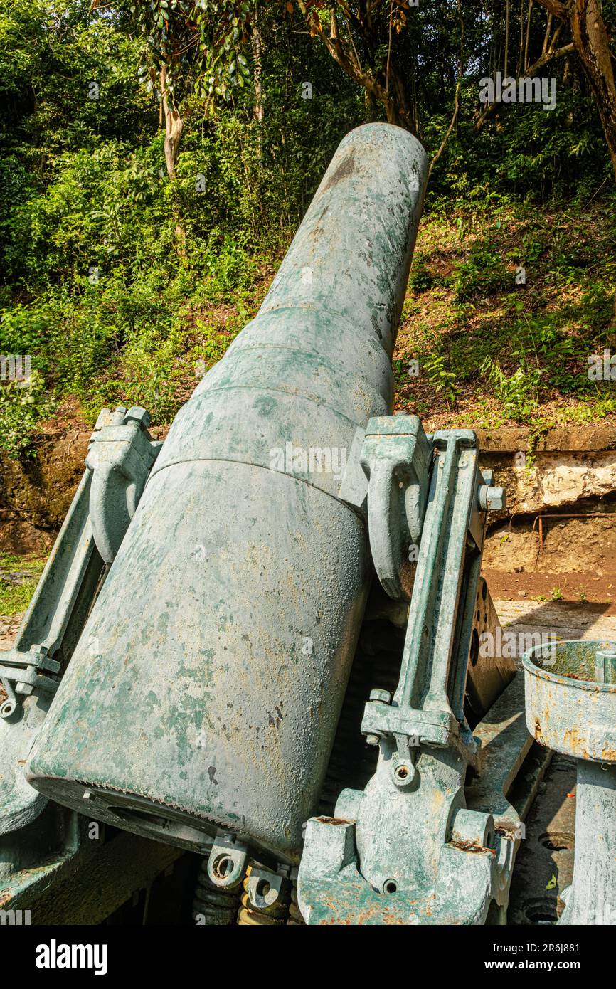 The ruins of the artilly at Battery Way, mortar cannon displayed on ...