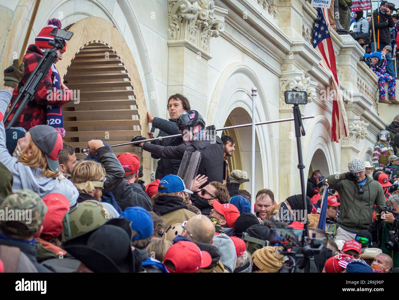 Capitol riots protestors hi-res stock photography and images - Alamy