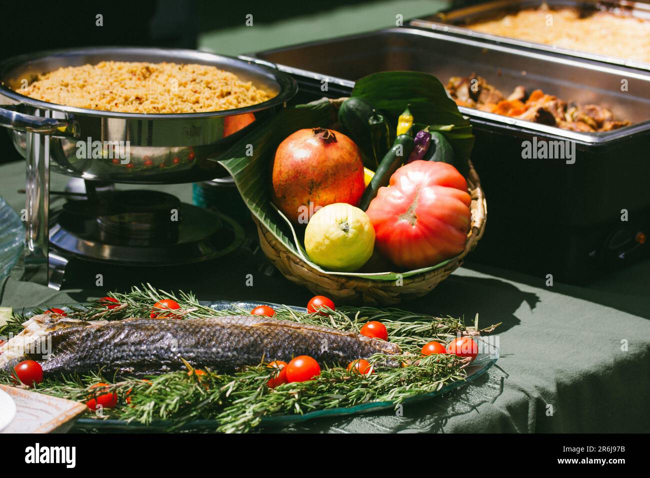 Food tray. Electric tabletop for heating foods according to water bath ...