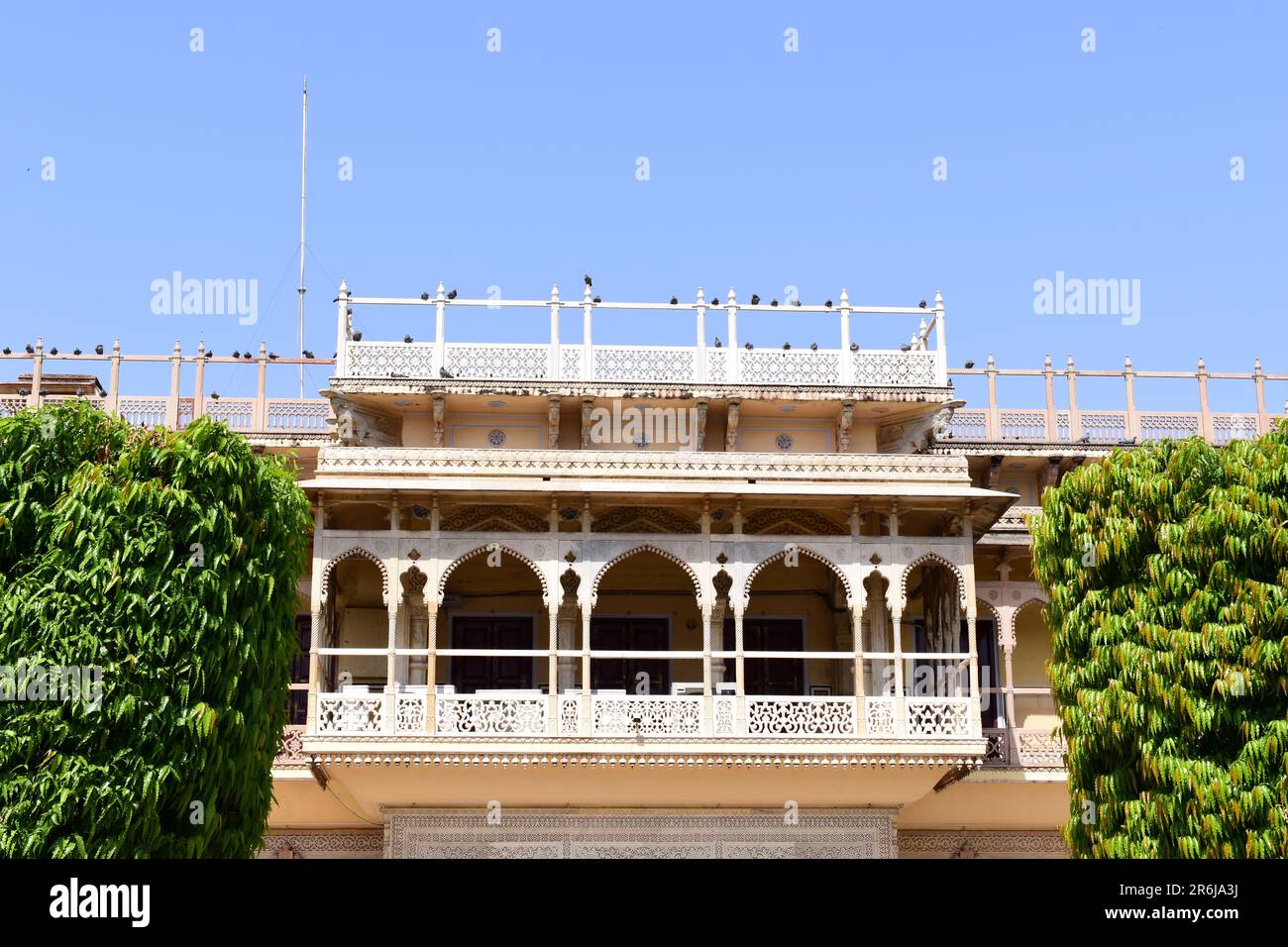 Parapet city palace hi-res stock photography and images - Alamy
