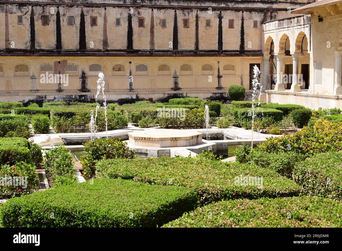 Mughal design hi-res stock photography and images - Alamy