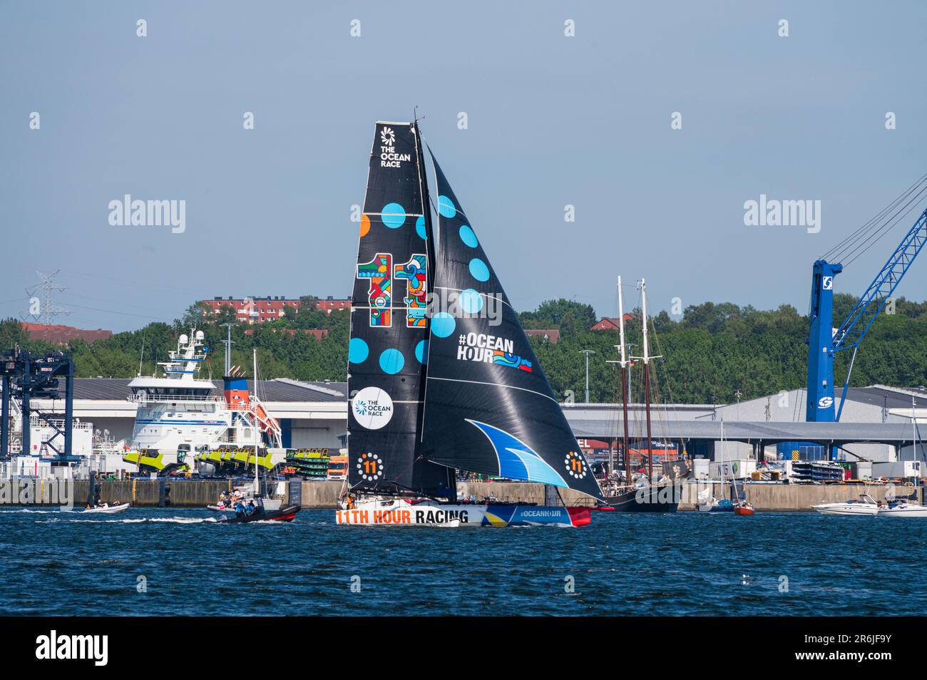 Kiel, Deutschland, 09. Juni 2023, The Ocean Race, Fly-By in Kiel. Fünf ...
