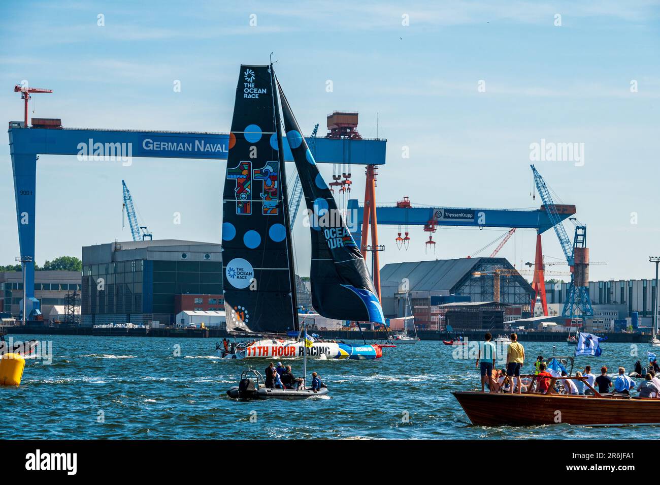 Kiel, Deutschland, 09. Juni 2023, The Ocean Race, Fly-By in Kiel. Fünf ...
