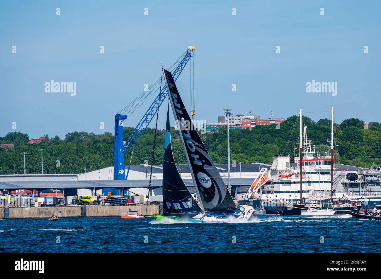 Kiel, Deutschland, 09. Juni 2023, The Ocean Race, Fly-By in Kiel. Fünf ...