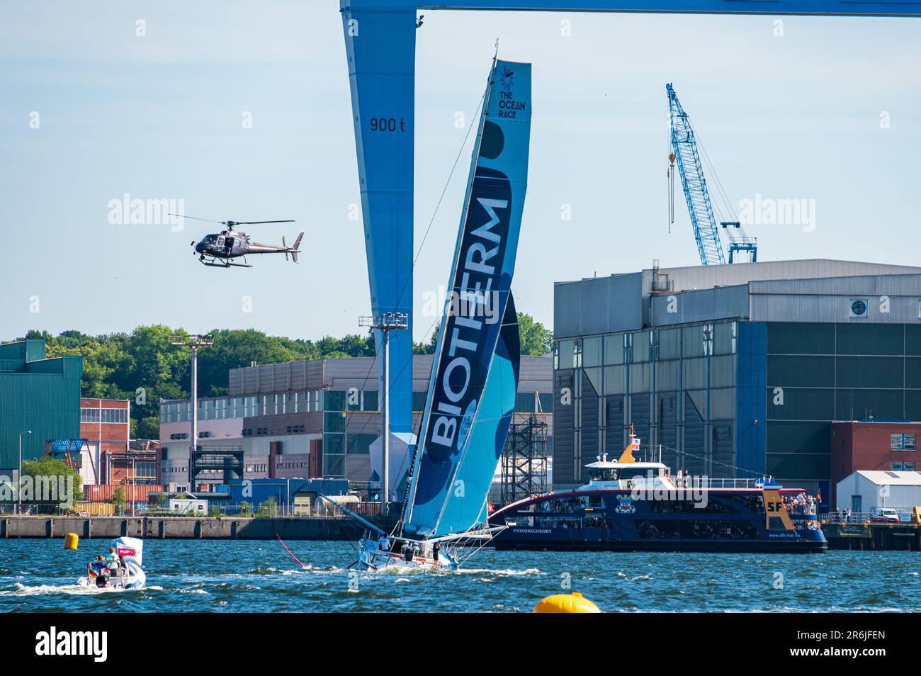 Kiel, Deutschland, 09. Juni 2023, The Ocean Race, Fly-By in Kiel. Fünf ...