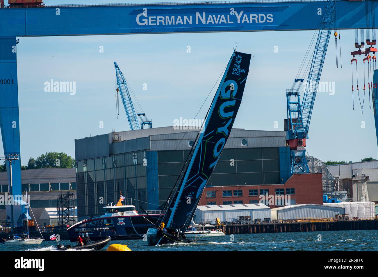 Kiel, Deutschland, 09. Juni 2023, The Ocean Race, Fly-By in Kiel. Fünf ...