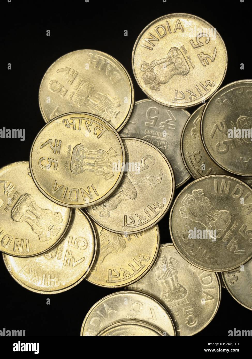 5 rupees coin hi-res stock photography and images - Alamy