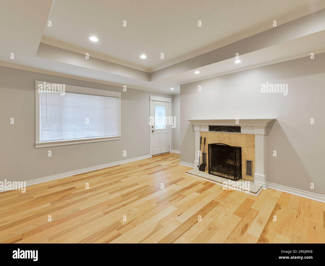 Modern residential empty living room interior Stock Photo - Alamy